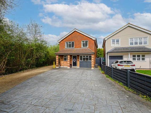 4 Bedroom House Wickford Essex LS101674735