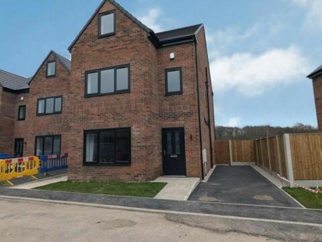 4 Bedroom House Wigan Wigan 98612503