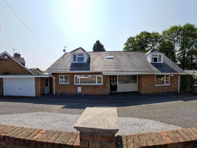 4 Bedroom House Willerby East Riding Of Yorkshire LS100240868