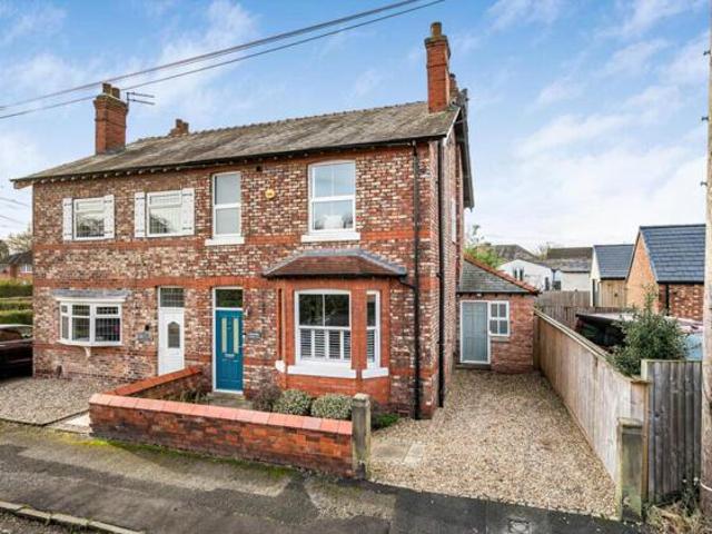 4 Bedroom House Wilmslow Cheshire East 98649120