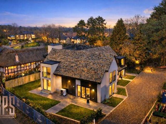 4 Bedroom House Wilmslow Cheshire East 101677082