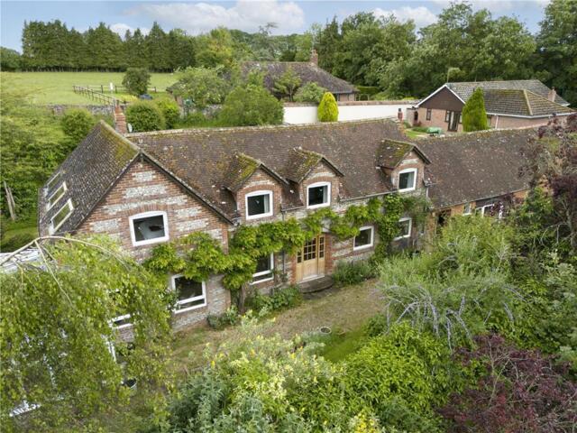 4 Bedroom House Wimborne Dorset 99380904
