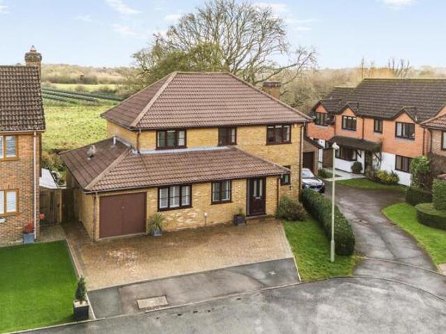 4 Bedroom House Winchester Hampshire 98766141