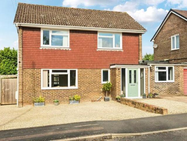 4 Bedroom House Winchester Hampshire LS101675453