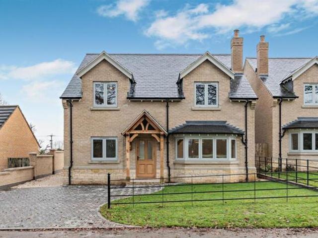 4 Bedroom House Wing Buckinghamshire LS98545669