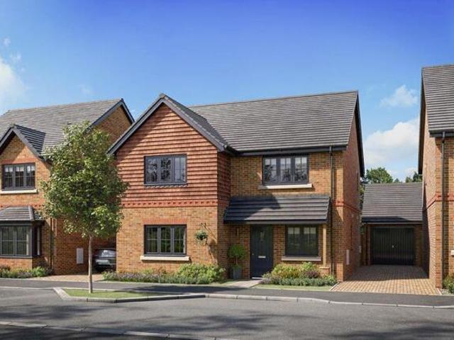 4 Bedroom House Windsor Berkshire 98503960
