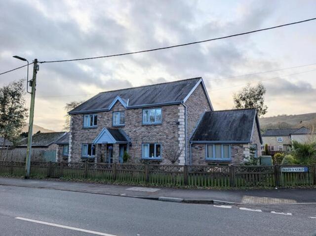 4 Bedroom House Wye Kent 98800985