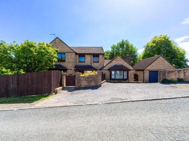 4 Bedroom House Wye Kent 98834697