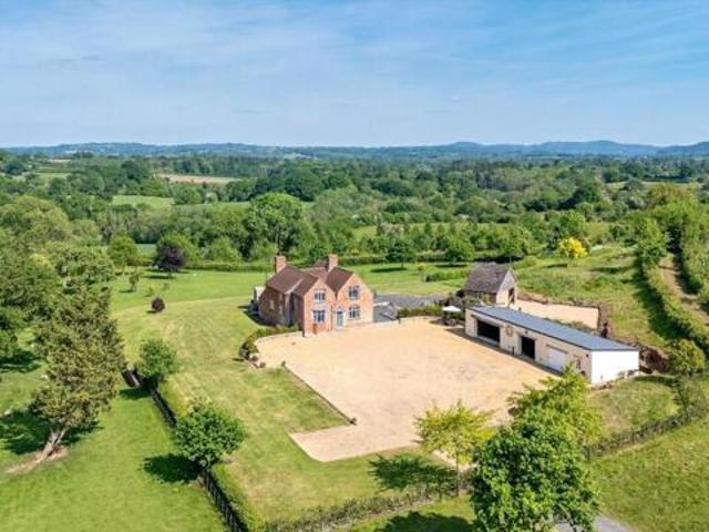 4 Bedroom House Wye Worcestershire LS99130393
