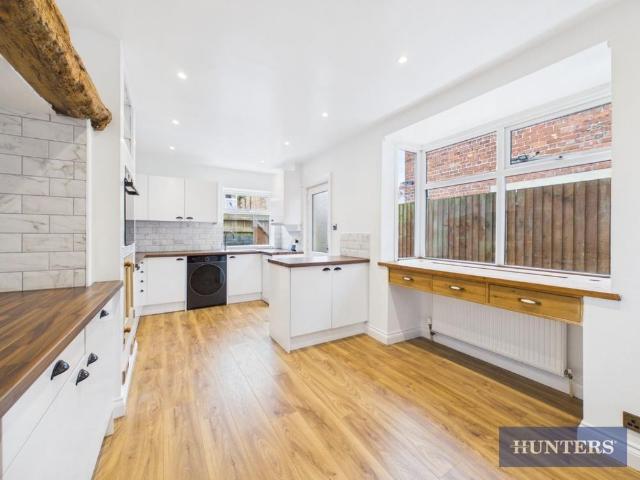 4 bedroom House To Let Total Size: 1130 SQ FT
