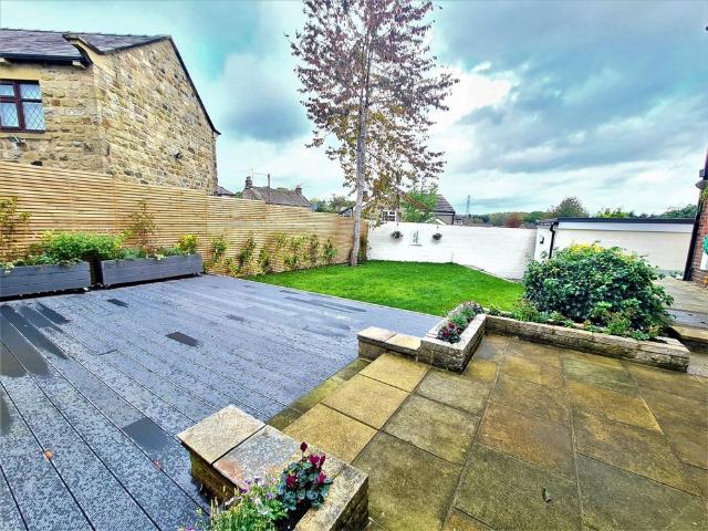 4 bedroom House To Let Total Size: 1130 SQ FT