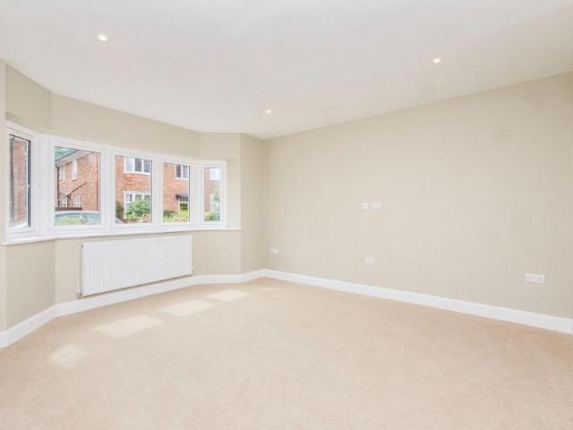 4 bedroom House To Let Total Size: 2183 SQ FT