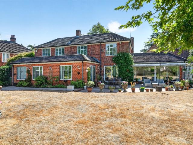 4 bedroom House to let Woodlands Close, Ascot, SL5