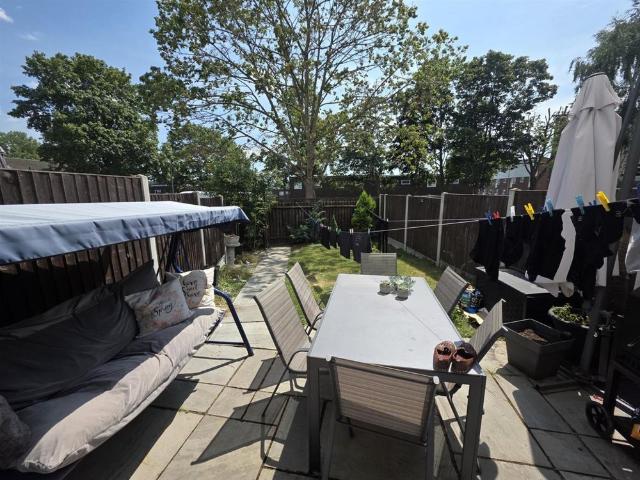 4 Bedroom House To Let