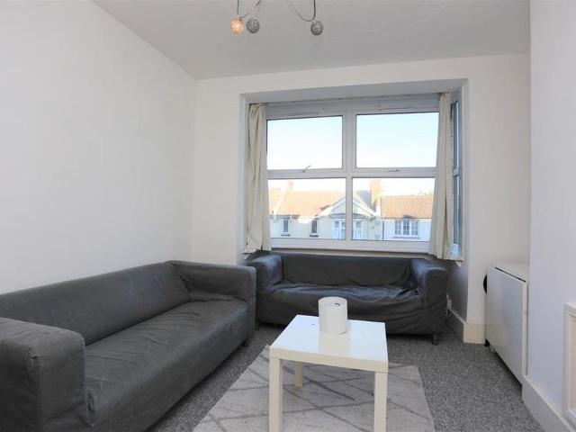 4 bedroom house to rent