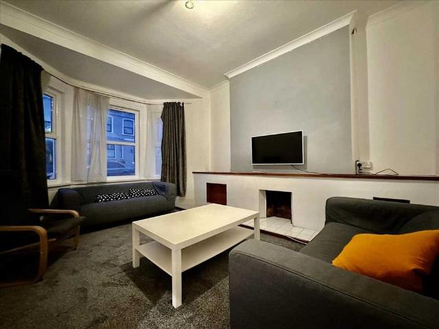 4 bedroom house to rent