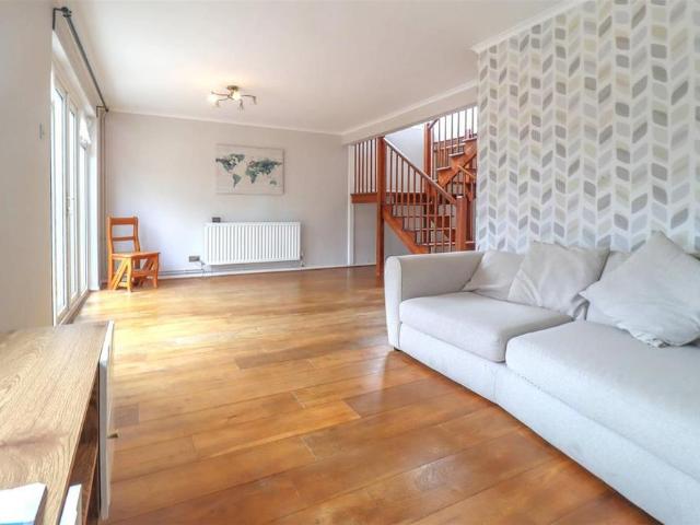 4 bedroom house to rent