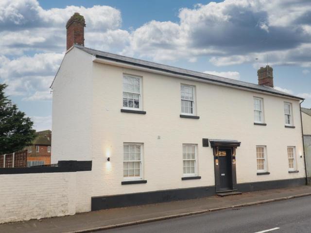 4 bedroom house to rent