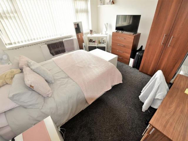 4 bedroom house to rent