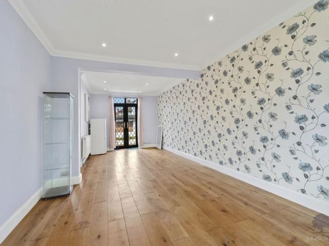 4 bedroom house to rent