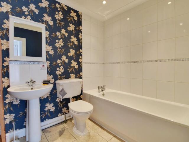 4 bedroom house to rent