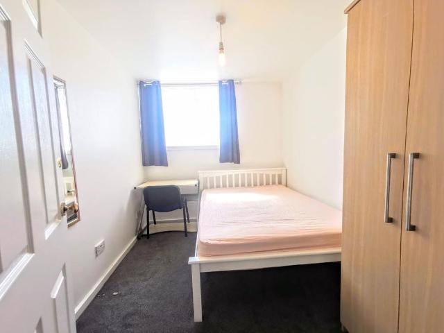 4 bedroom house to rent