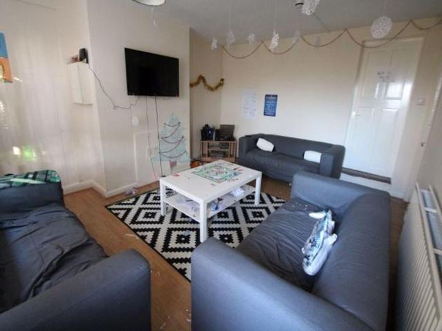 4 bedroom house to rent