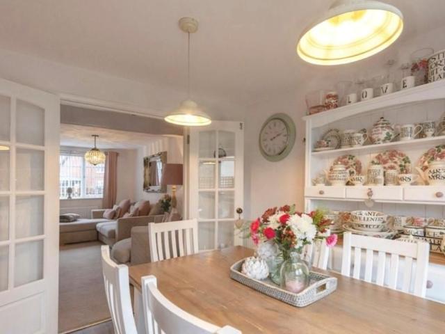 4 bedroom house to rent