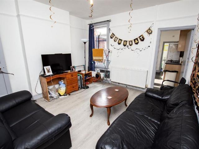 4 bedroom house to rent