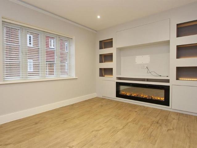 4 bedroom house to rent
