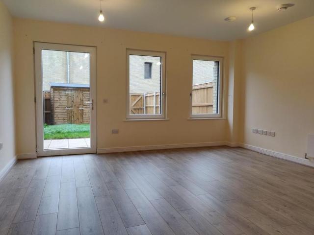 4 bedroom house to rent