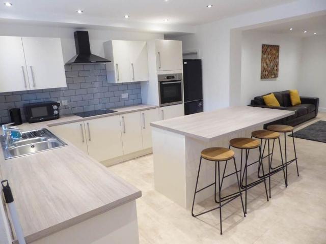 4 bedroom house to rent