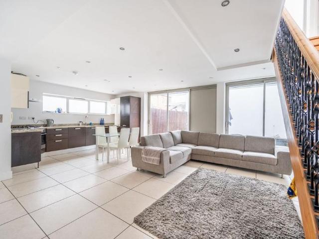 4 bedroom house to rent