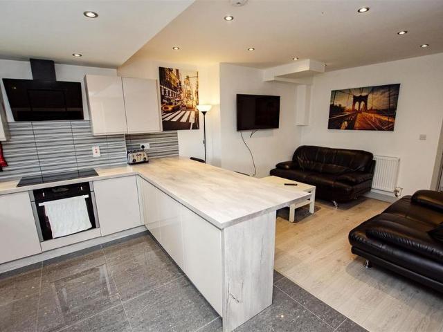 4 bedroom house to rent