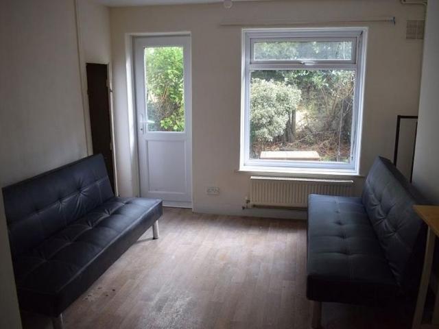 4 bedroom house to rent