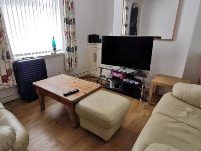 4 bedroom house to rent