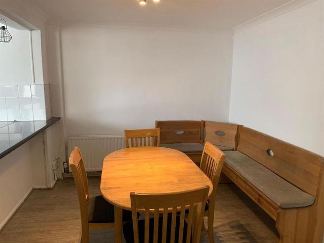 4 bedroom house to rent