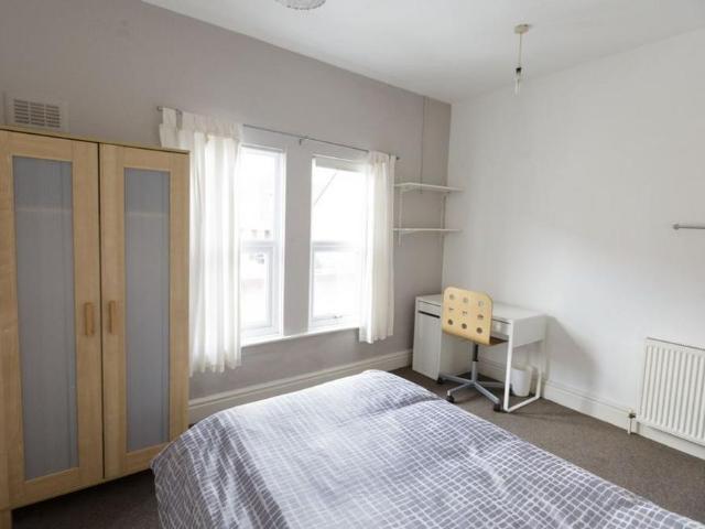 4 bedroom house to rent