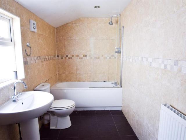 4 bedroom house to rent