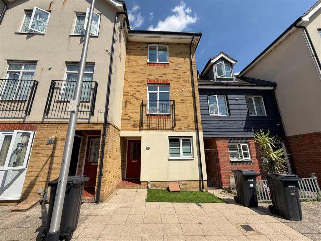 4 bedroom house to rent