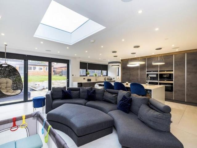 4 bedroom house to rent
