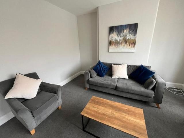 4 bedroom house to rent