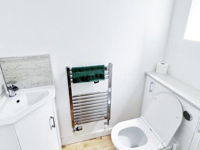 4 bedroom house to rent