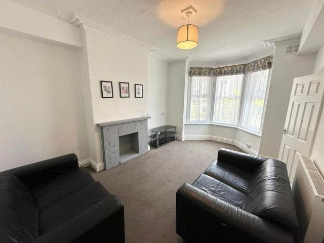 4 bedroom house to rent