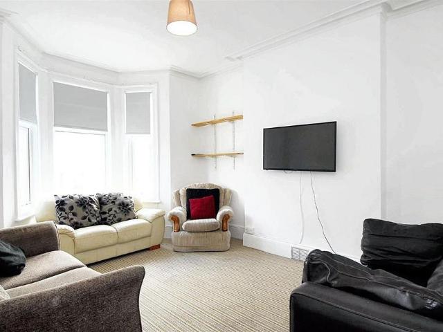 4 bedroom house to rent
