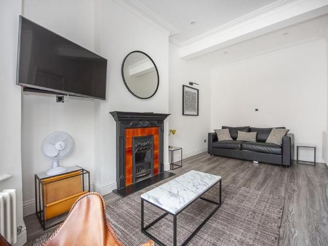 4 bedroom house to rent