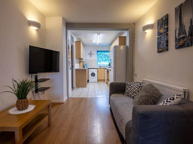 4 bedroom house to rent