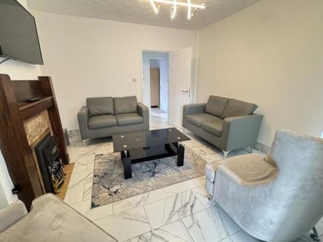 4 bedroom house to rent