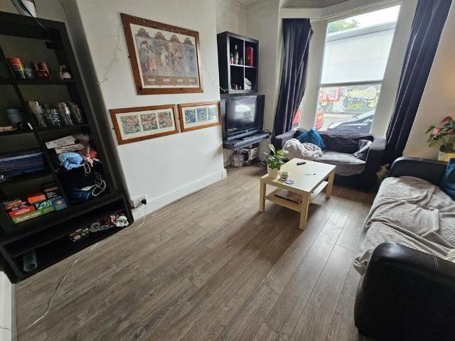 4 bedroom house to rent