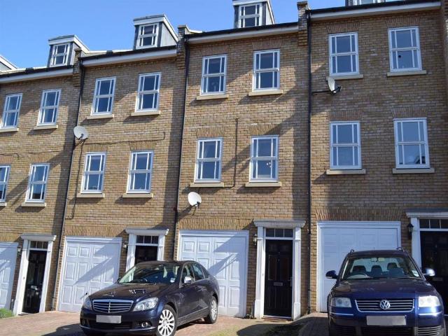 4 bedroom house to rent